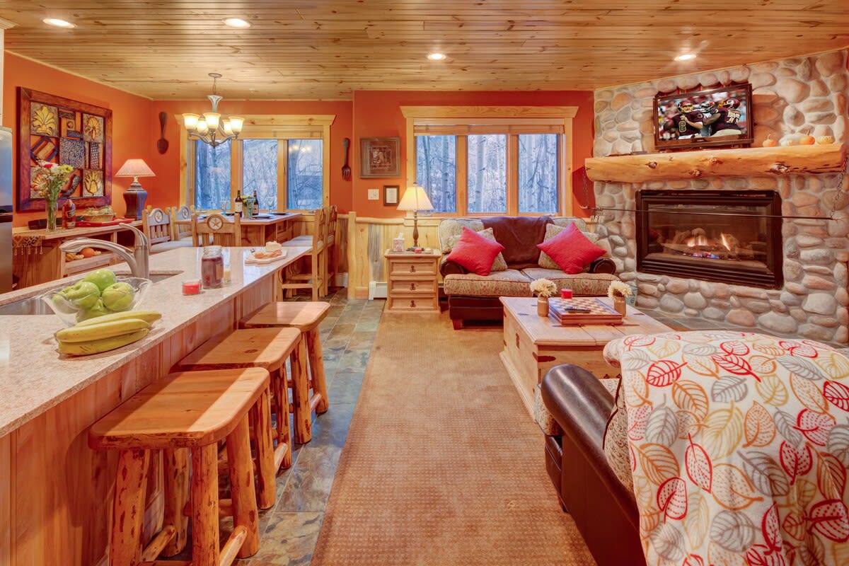 The Timber Wolf Lodge 2BR | Elevation Lodges
