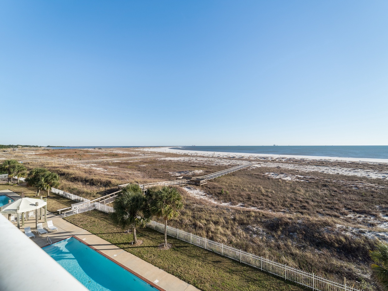 View The Inn 411 | A Dauphin Island Vacation Rental