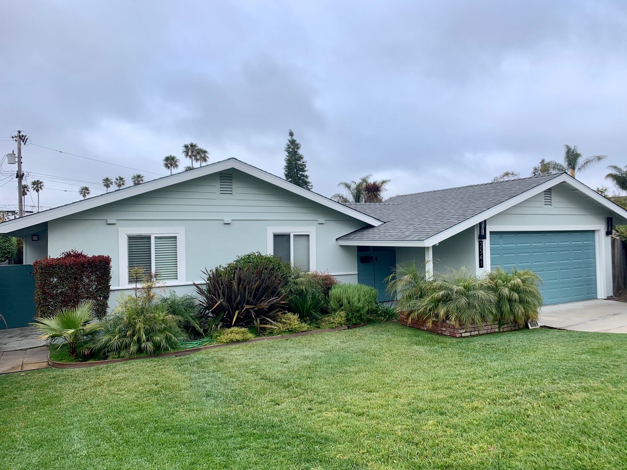 Coburn Beach House | Seven Sisters Vacation Rentals