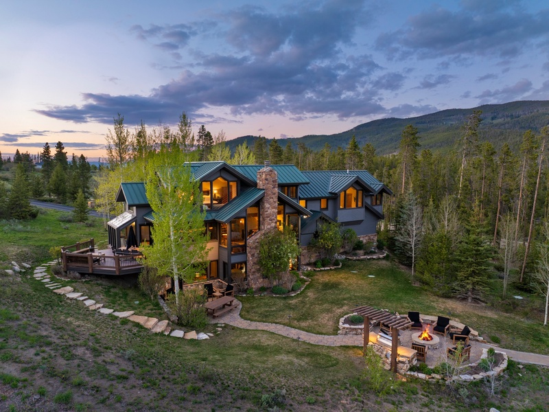 Evergreen Peak Retreat | Alpine Edge